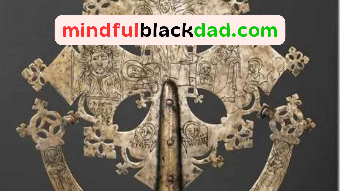 The Amazing Fractals in African Culture: Geometry with Meaning